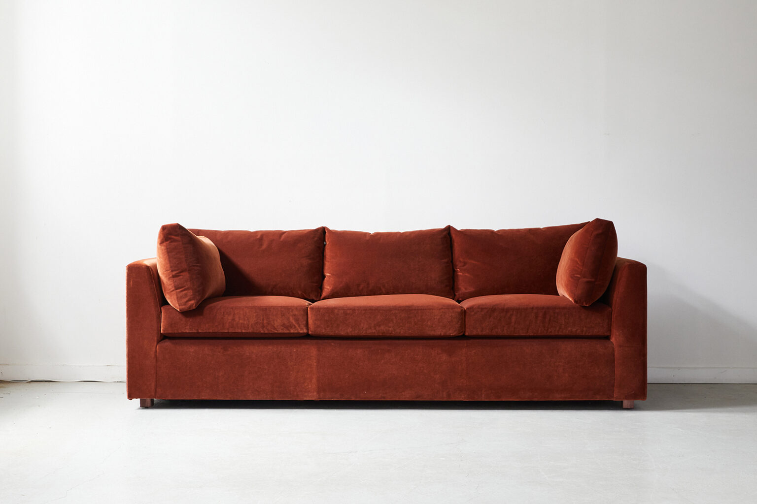 Gordon - Classic Sofa